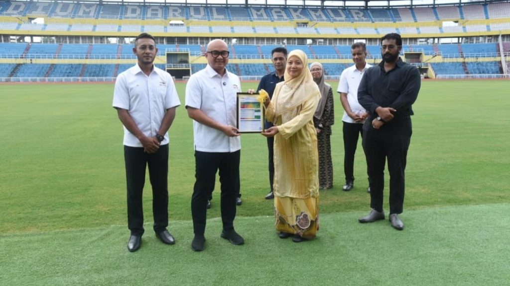 Padang Stadium Darul Makmur Diiktiraf Padang Rumput Asli Pertama Di ...
