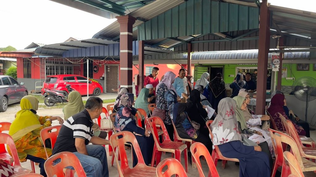 PeKa B40: Sentuhan Prihatin Buat Warga Emas Jarak Atas - Malaysiaaktif