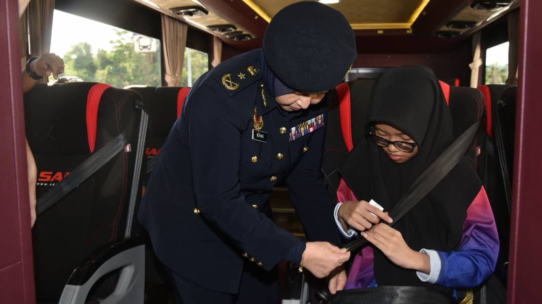 Pemandu, Penumpang Bas Gagal Pakai Tali Pinggang Keledar Boleh Disaman - Malaysiaaktif