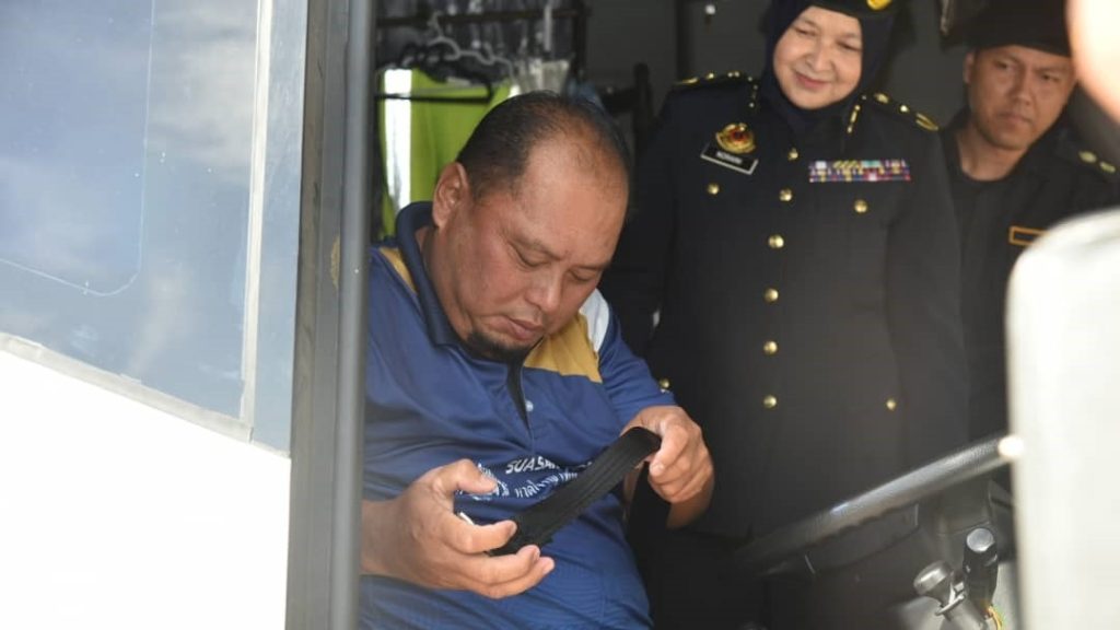 Pemandu, Penumpang Bas Gagal Pakai Tali Pinggang Keledar Boleh Disaman - Malaysiaaktif