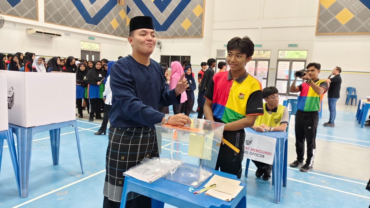 Pertandingan Tiga Penjuru Gamatkan Simulasi ‘Mengundi’ SMK Raja Muda ...