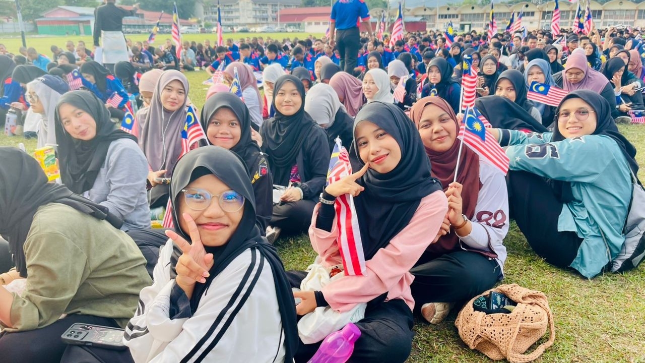 2,000 Pelajar PUO Berarak Sempena Bulan Kebangsaan - Malaysiaaktif