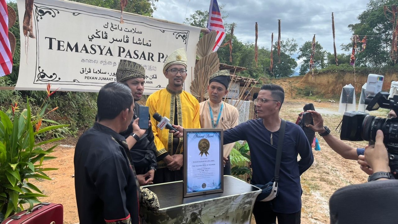Pasar Pagi Sungai Bayor Diiktiraf Sebagai Pasar Pagi Terpanjang Di ...
