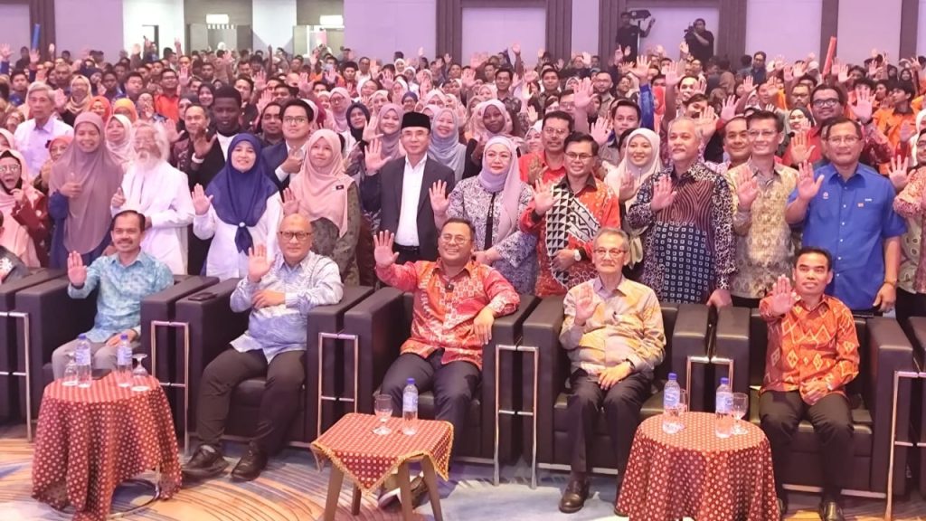 Bahasa Melayu Lambang Perpaduan Dan Identiti Bangsa – Amirudin ...