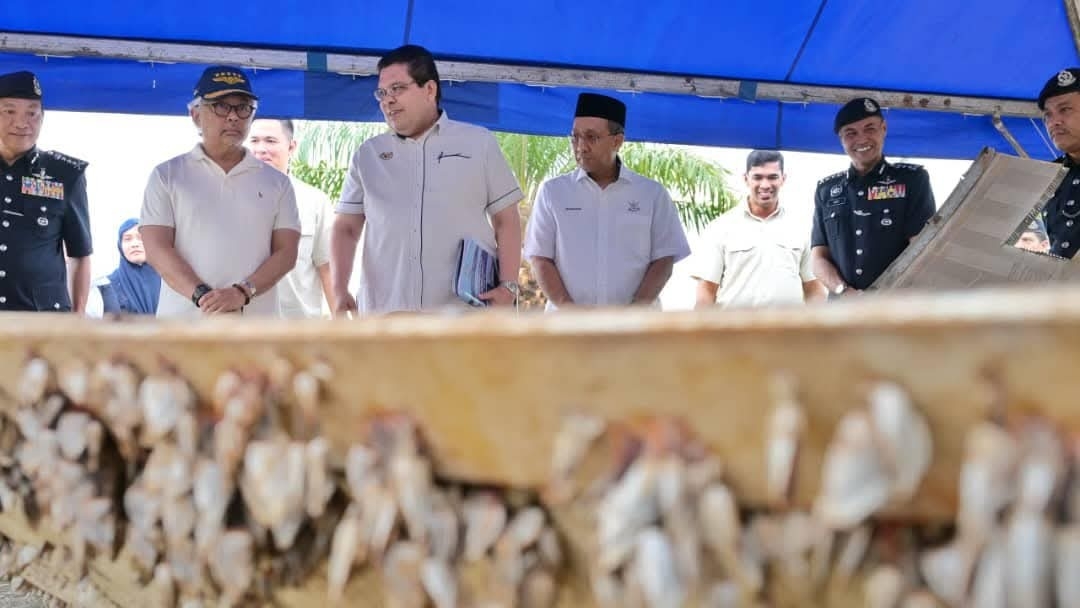Sultan Pahang Berkenan Berangkat Lihat Serpihan Disyaki Objek Dari ...