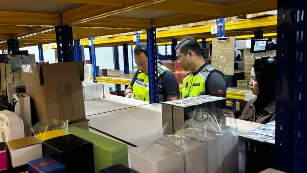 KPDN WPKL Rampas Barangan Cap Dagangan Palsu Bernilai RM1.43 Juta ...